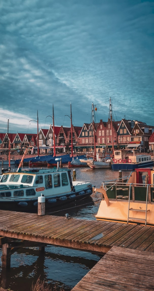 Ontdek de dijken van Volendam - Happen en Trappen - de lekkerste ...